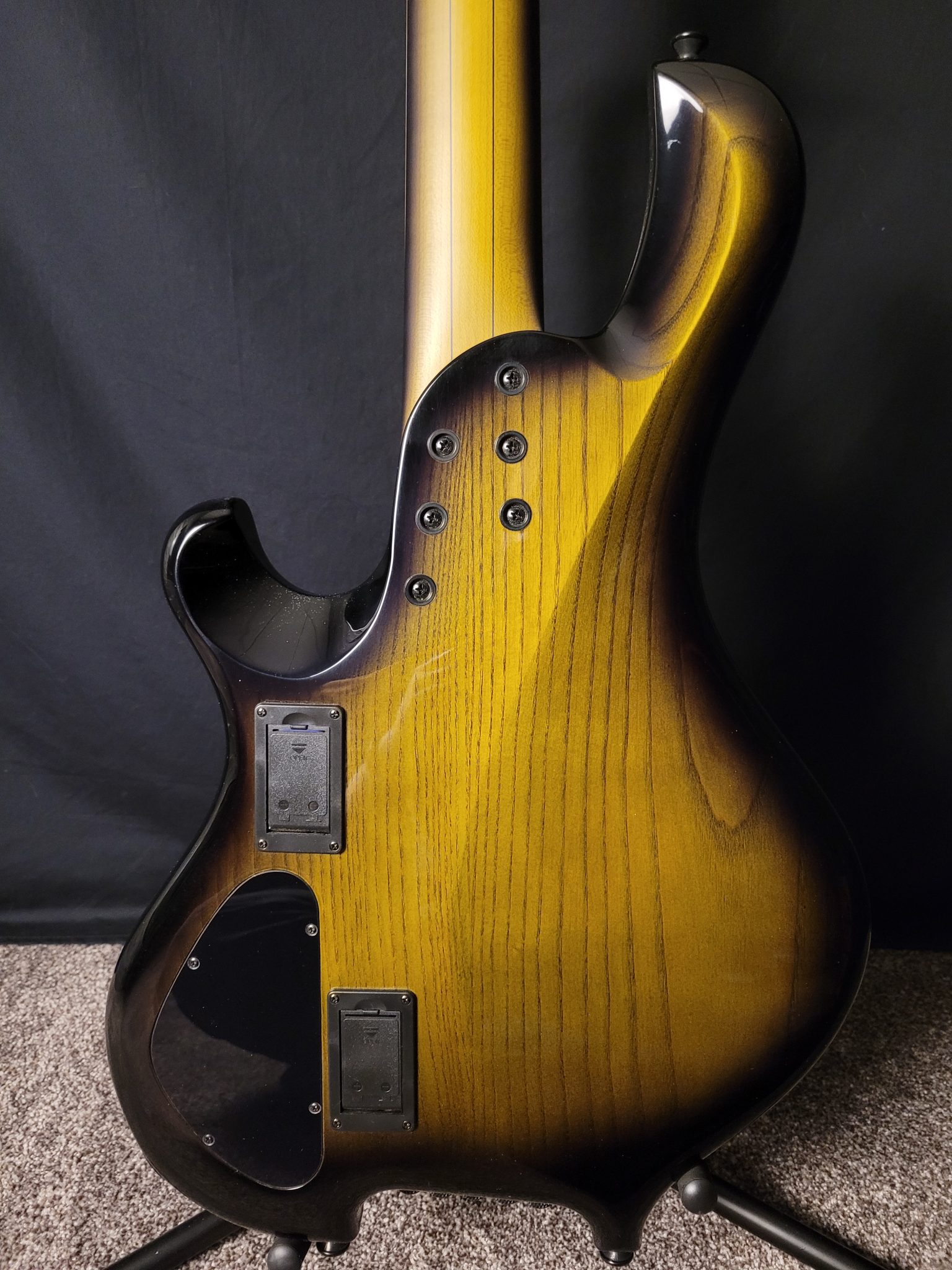 Maruszczyk Headless Frog, 5-String, Olive Green BurstON SALE!! | Bass North