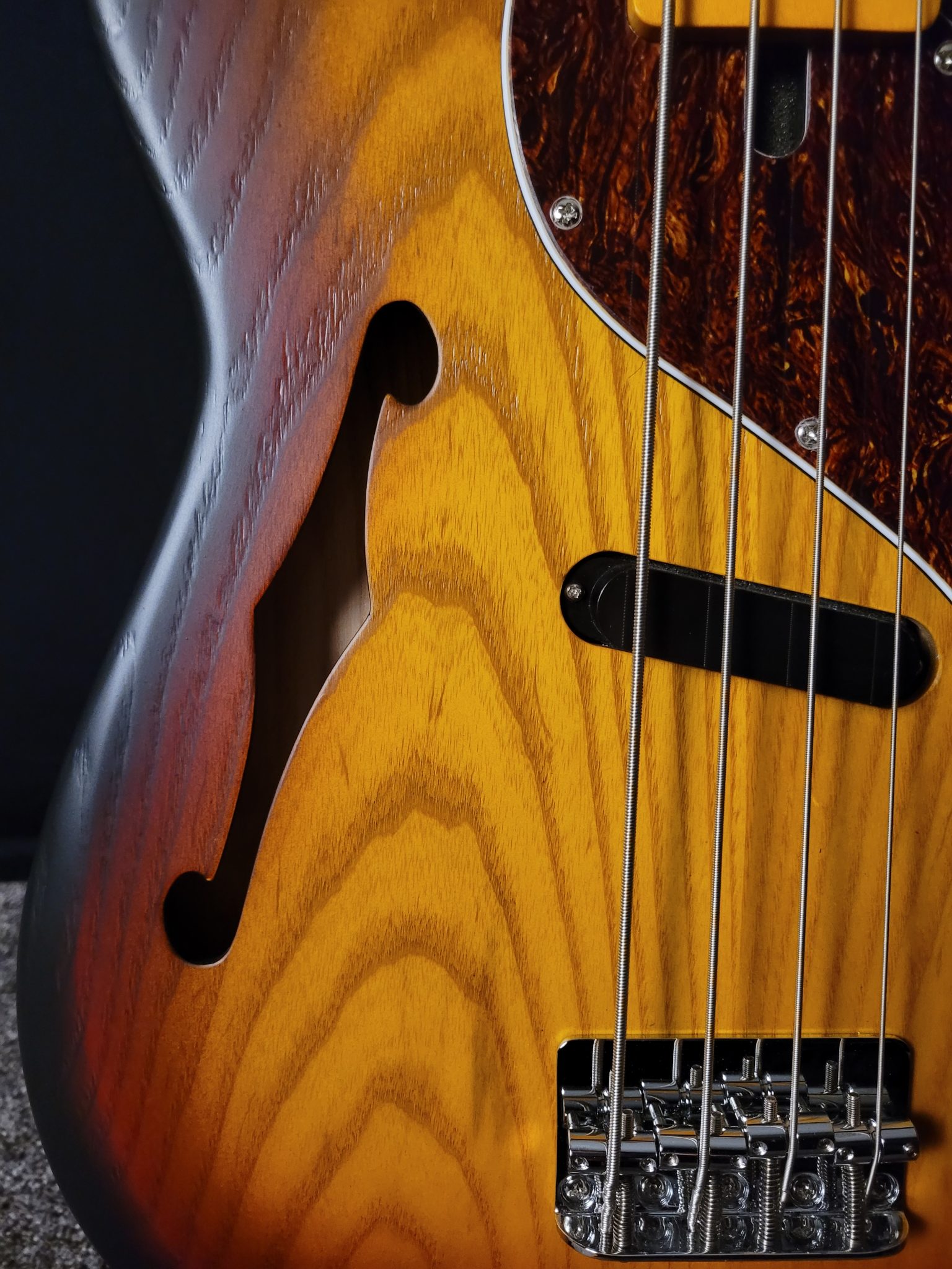 Maruszczyk Mr. Tee, 30" Short Scale, 3 Tone SunburstIn Stock | Bass North