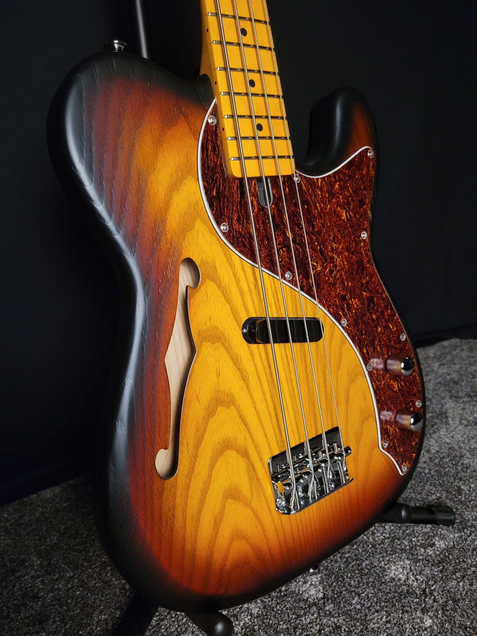 Maruszczyk Mr. Tee, 30" Short Scale, 3 Tone SunburstIn Stock | Bass North